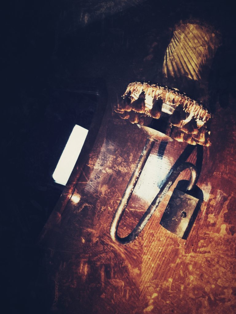 Zombie-Ship-Experience-Holywell-Lamp - Zombie Experiences